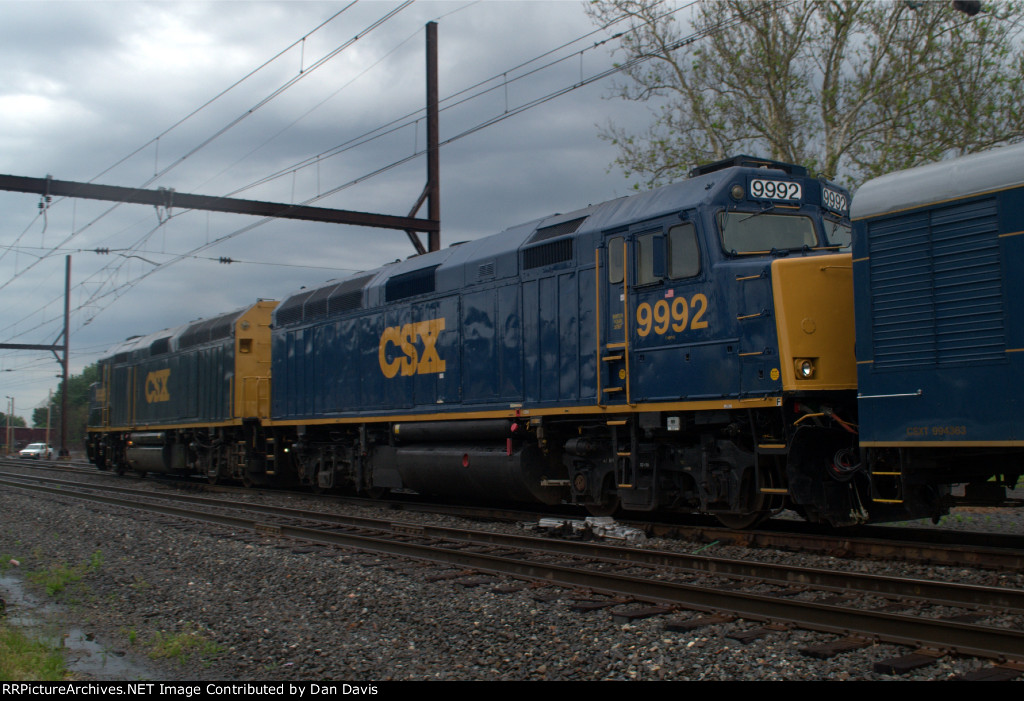 CSX F40PH-2 9992 trails on P907-02